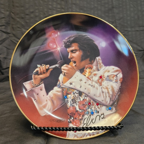 The Bradford Exchange | Wall Decor | The King Plate | Poshmark